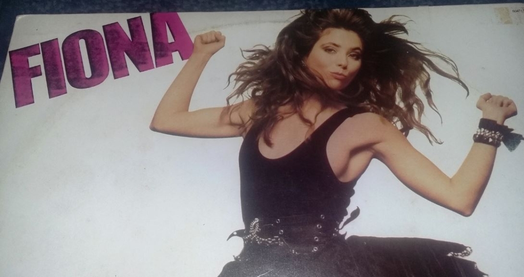 Sugestão do dia: Fiona, Fiona (LP) - Headbangers Brasil