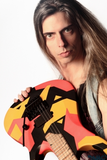 Guitarrista Alex Meister cria didática para o aprendizado de guitarra ...