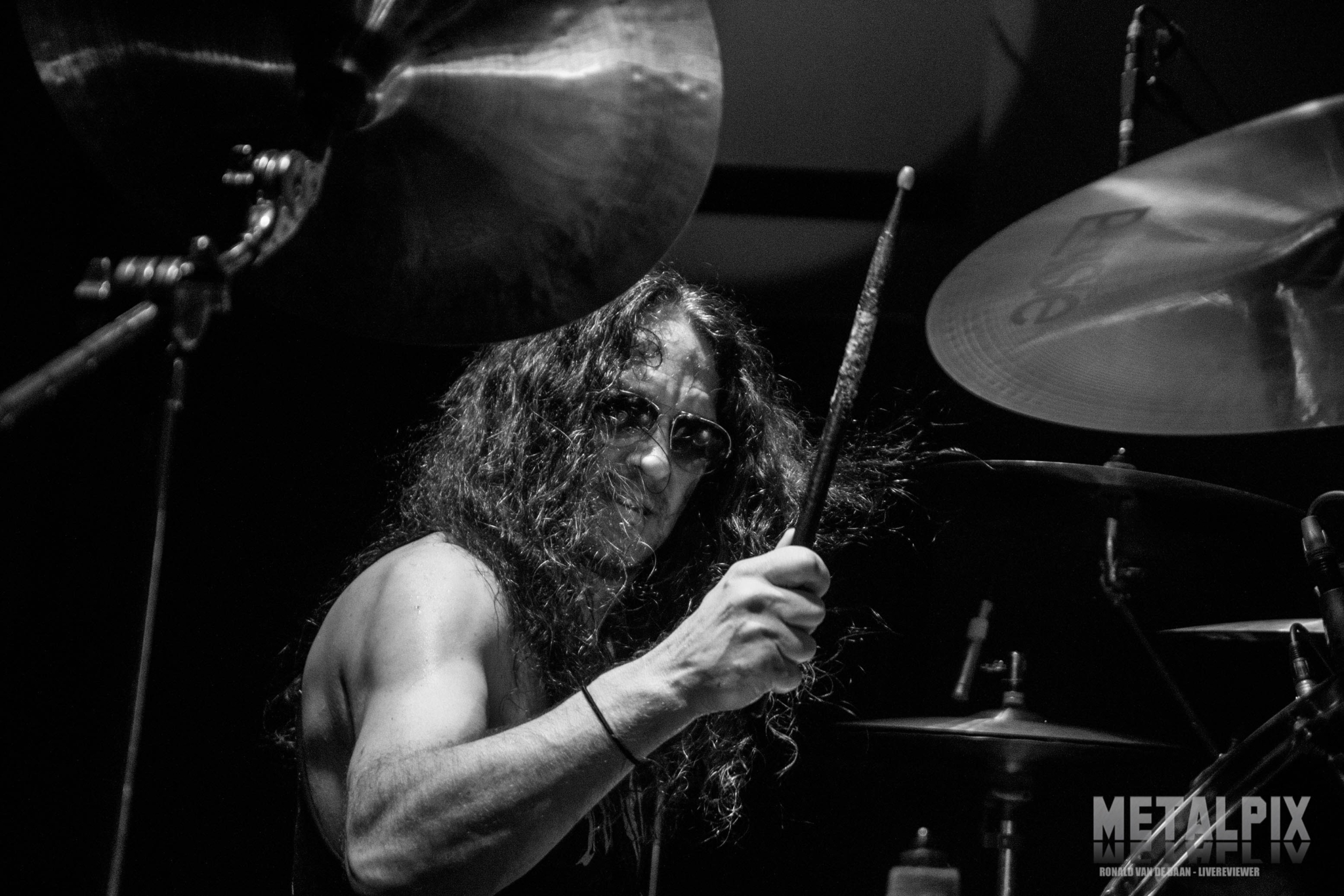 Venom: O lendário baterista Abaddon repassa a história da banda no ...