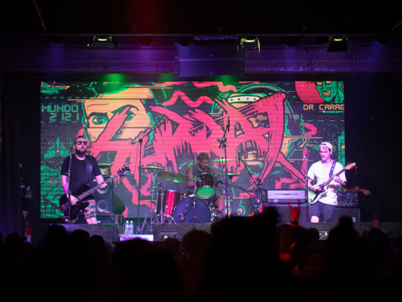 Atração do Kool Metal 20 anos, Surra lança vídeo de show de uma década ...