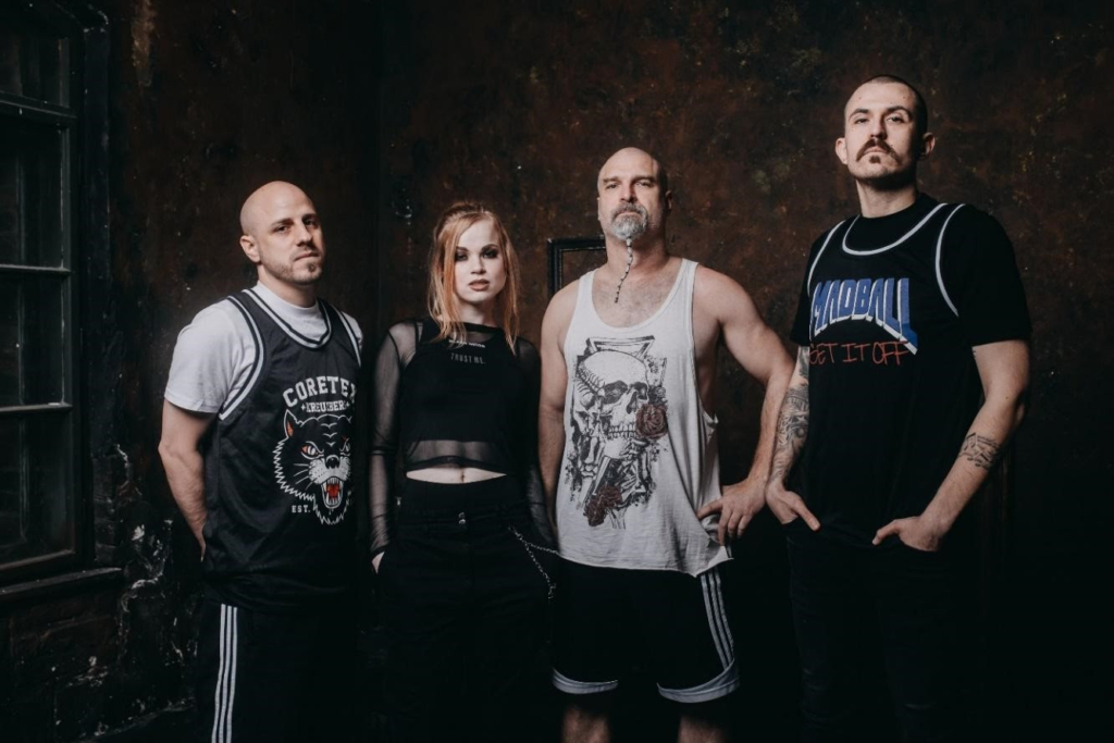 THE HELLFREAKS, a banda emergente mais popular da Hungria, lança “Pitch ...